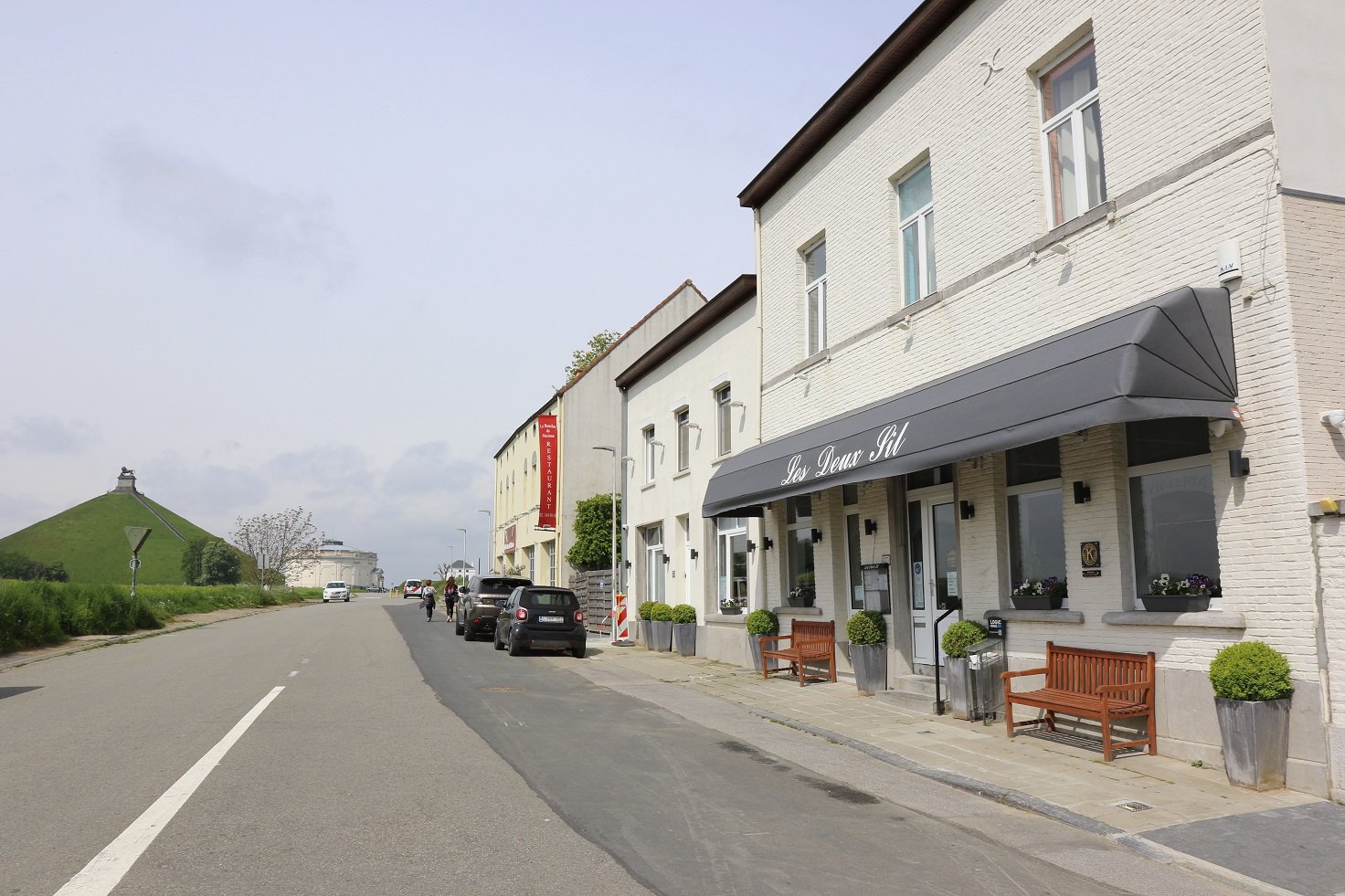 Les Deux Sil Restaurant Waterloo – ITZNS