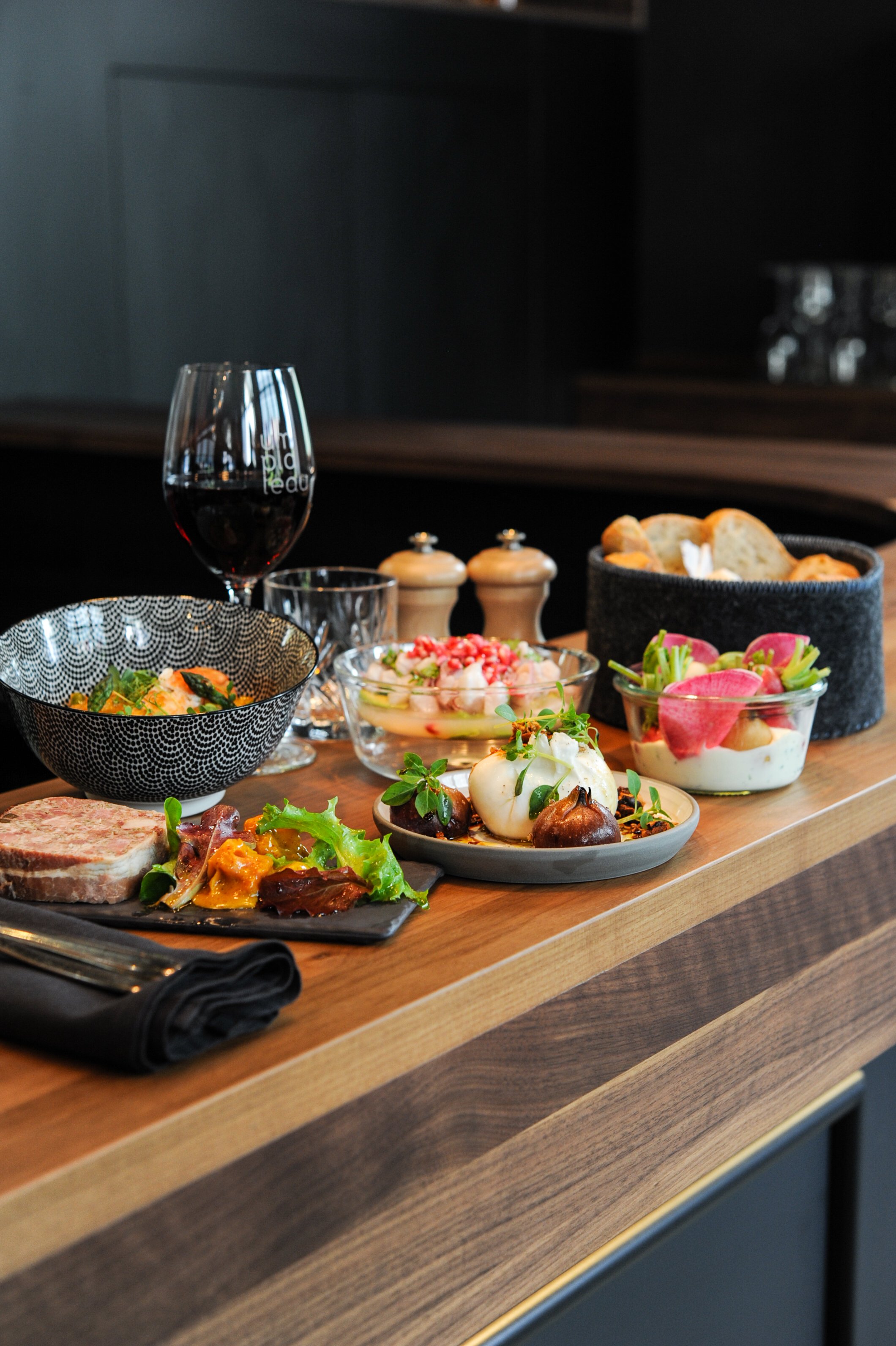 UM PLATEAU - French Restaurant - Clausen (luxembourg) 1123